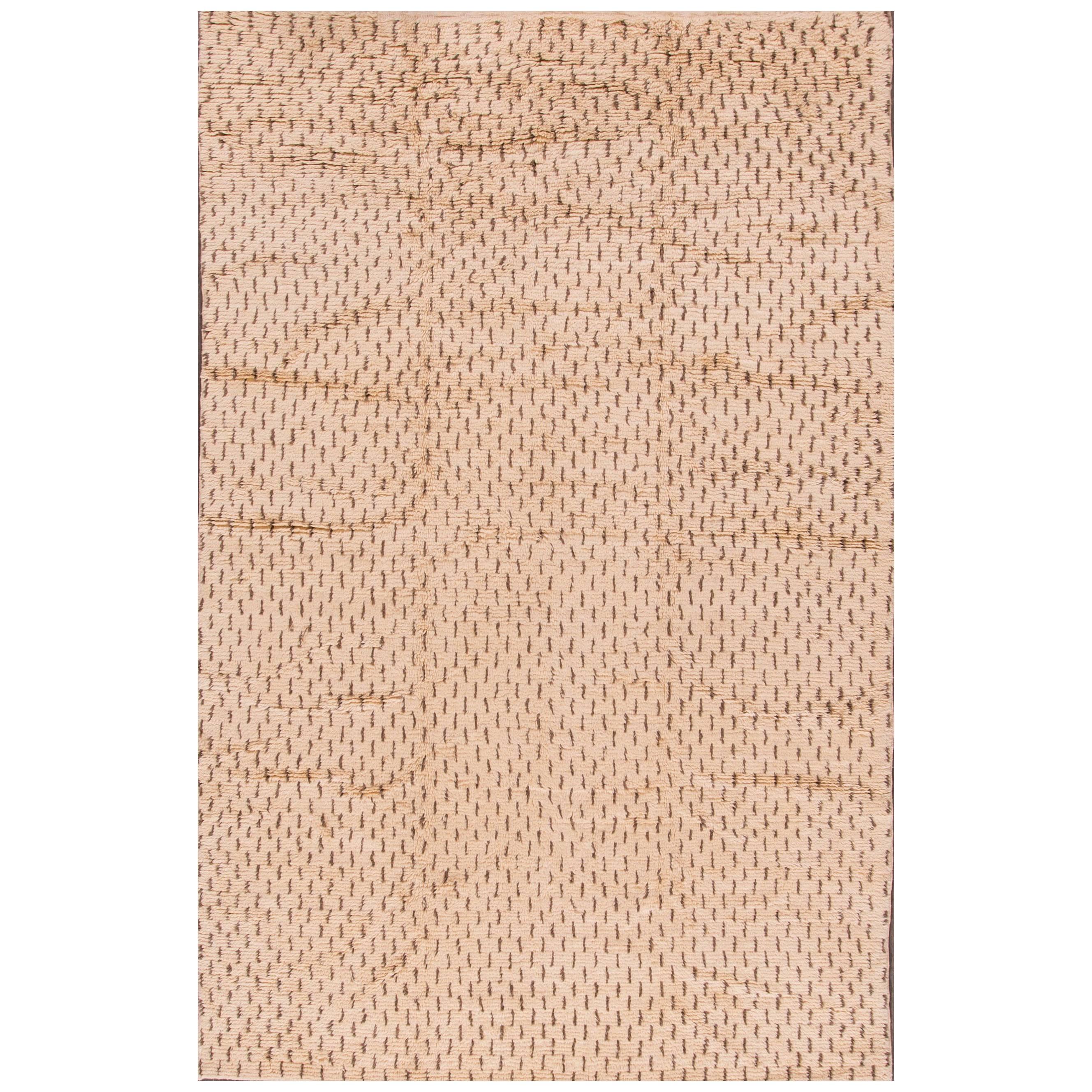 21st Century Cream or Ivory Geometric Moroccan-Style Carpet For Sale at ...