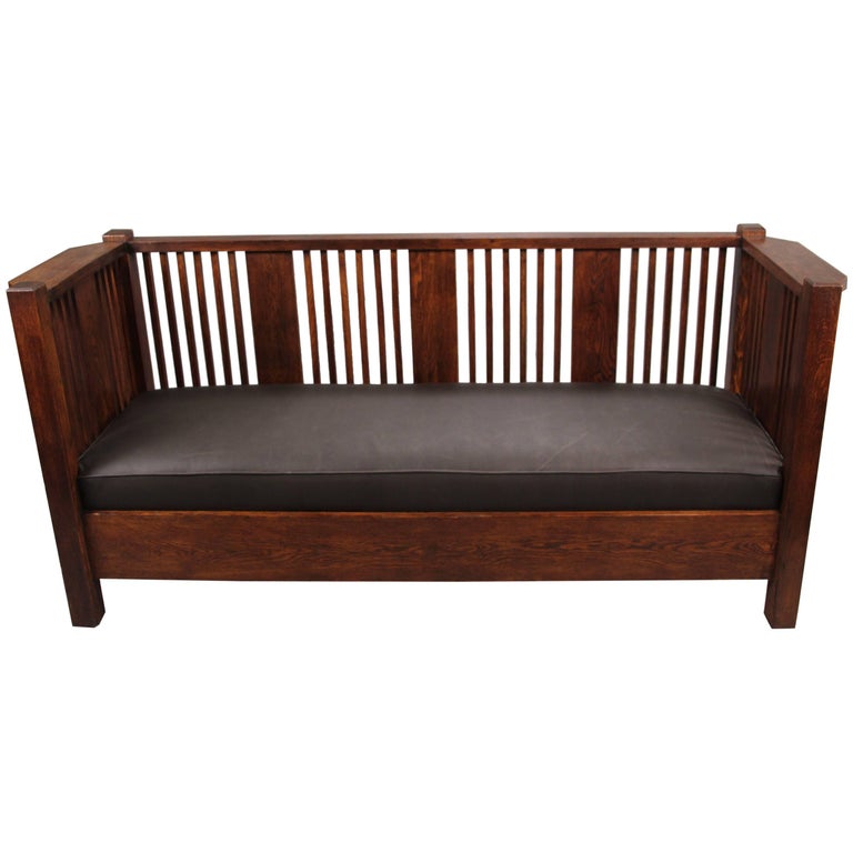 Arts and Crafts Prairie Style Settle with Spindle, circa 1910 at 1stDibs