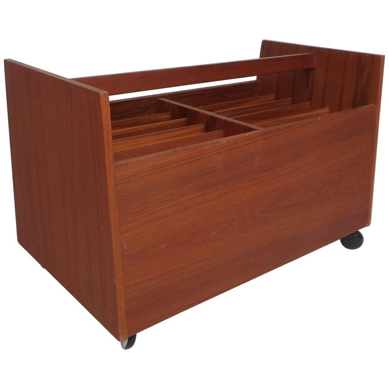 Mid-Century Modern Teak Magazine Rack with Castors For Sale at 1stDibs
