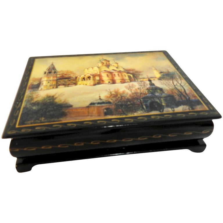 Russian Lacquer Box with the Annunciation Cathedral For Sale at 1stdibs