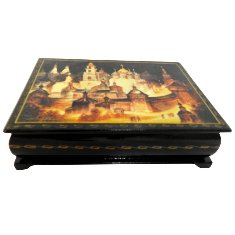 Kremlin and Red Square in Moscow on Russian Lacquer Box For Sale at 1stdibs