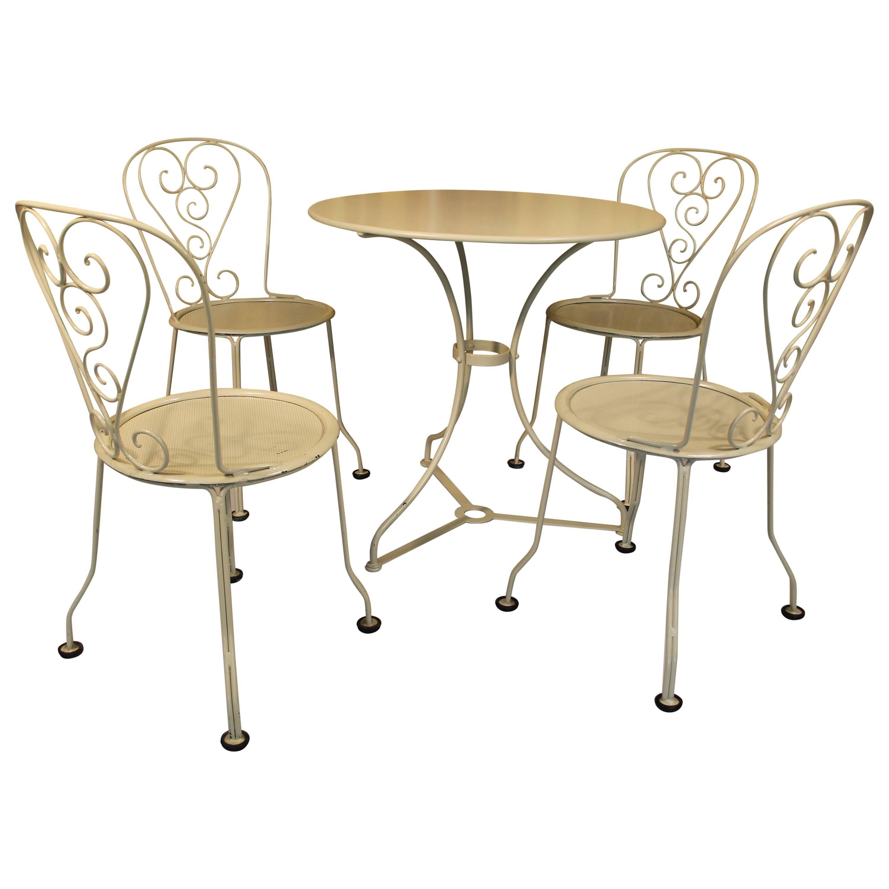 72 Round Patio Table - 3 For Sale on 1stDibs