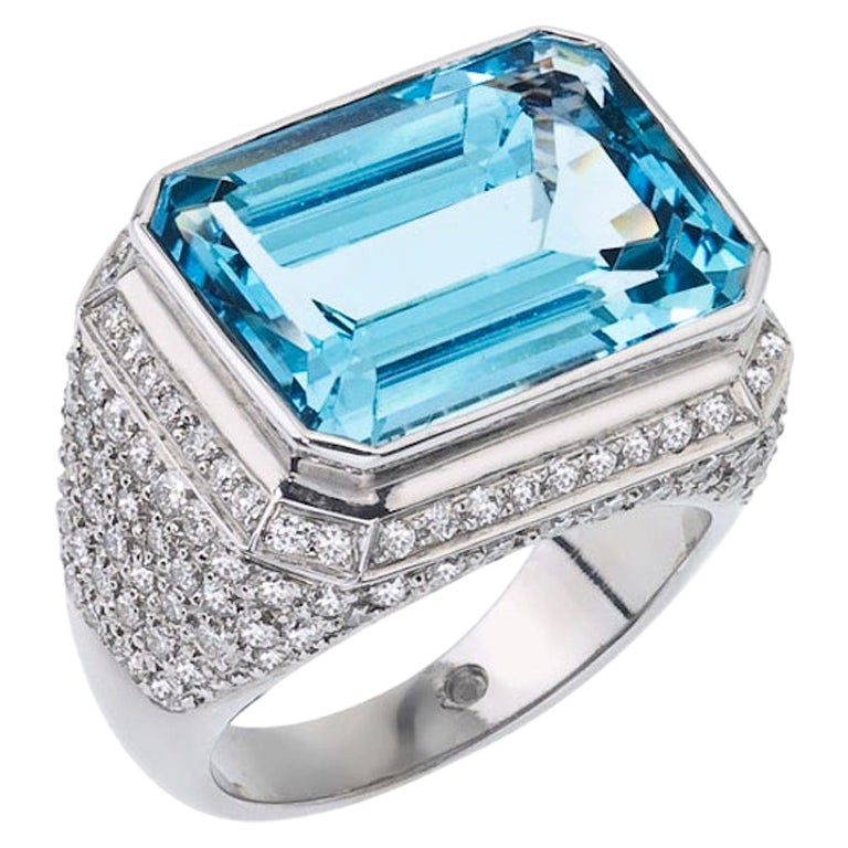 Contemporary Step Cut Emerald Diamond Ring 9.68 Carat For Sale at 1stDibs