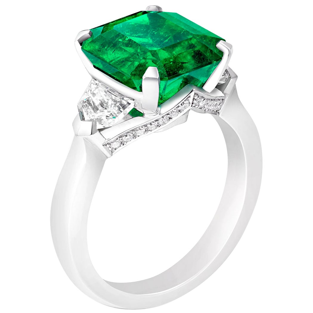 Mogul Emerald Ring at 1stDibs