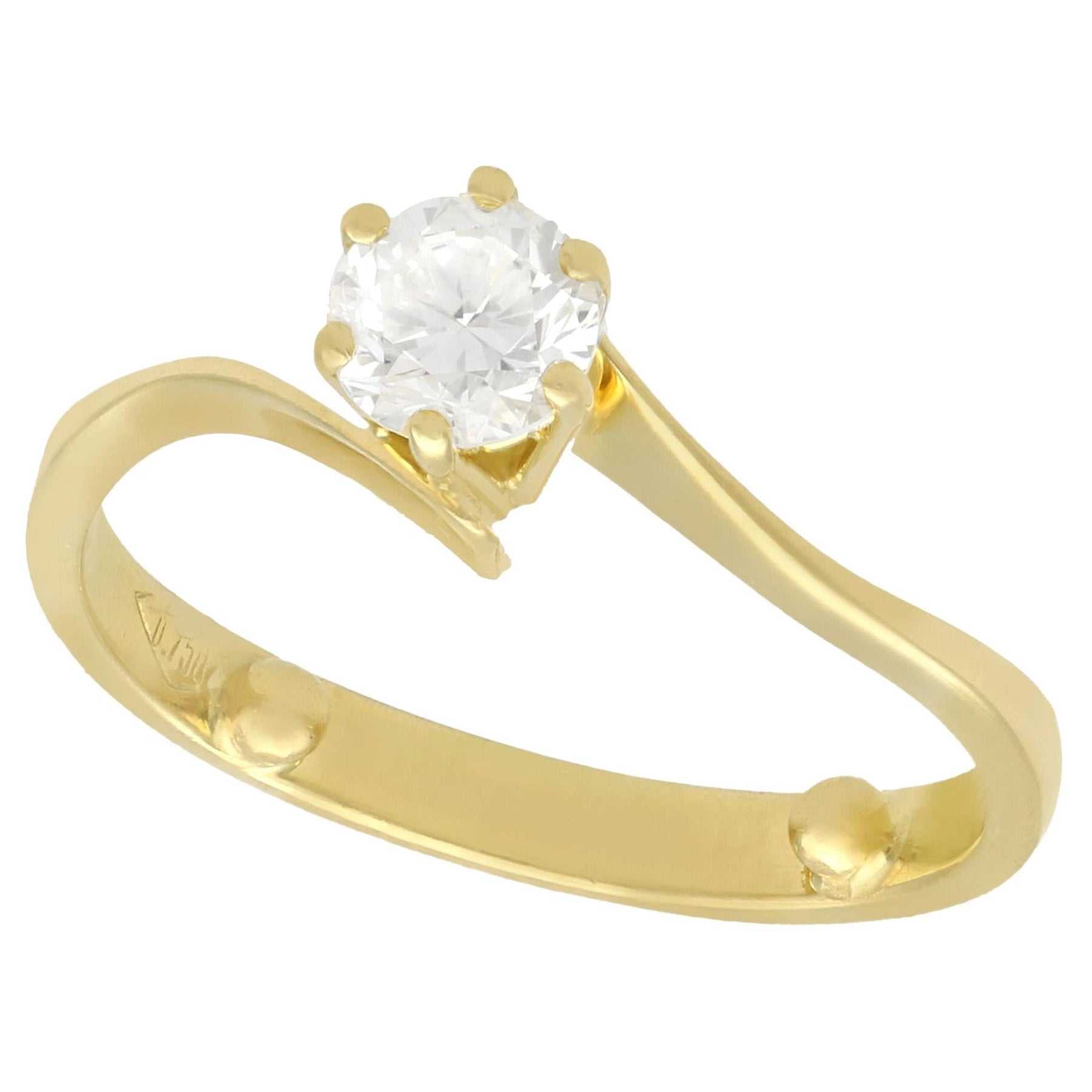 Contemporary Diamond and Yellow Gold Solitaire Ring For Sale at 1stDibs