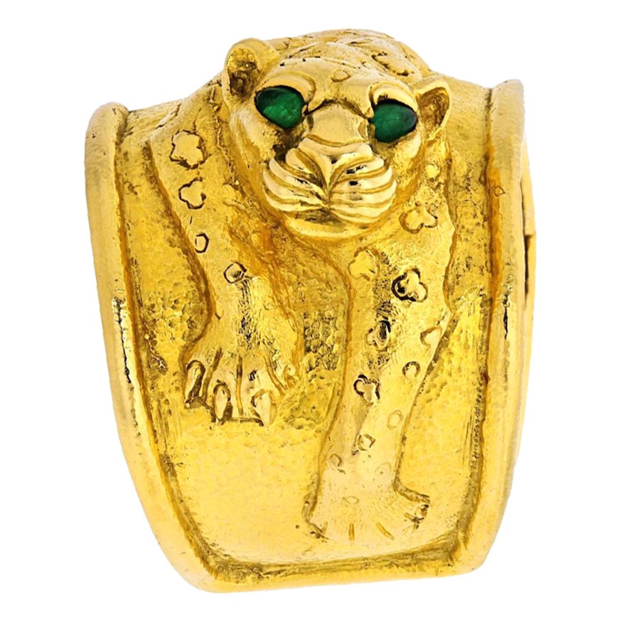 David Webb 'Repoussé Leopard' Yellow Gold and Emerald Sculptural Cuff ...