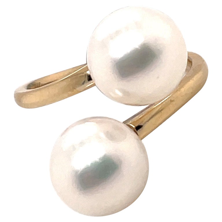 Cross Over Freshwater Pearl Gold Ring For Sale at 1stDibs