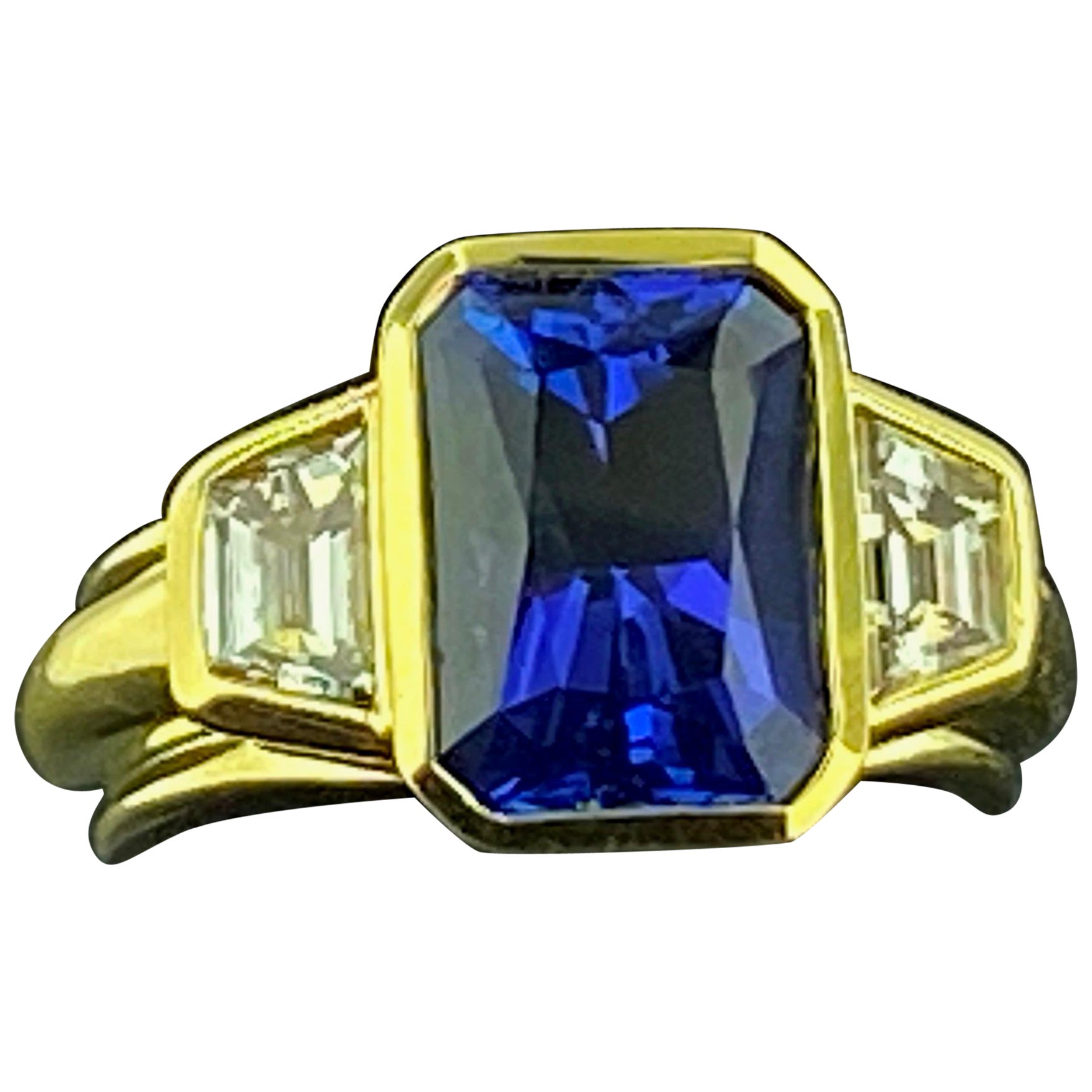 18KT Emerald and Four Diamond Ring For Sale at 1stDibs