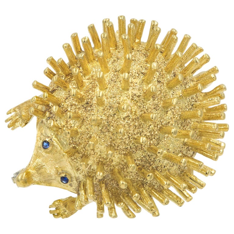 18k Gold and Sapphire Hedgehog Brooch For Sale at 1stDibs