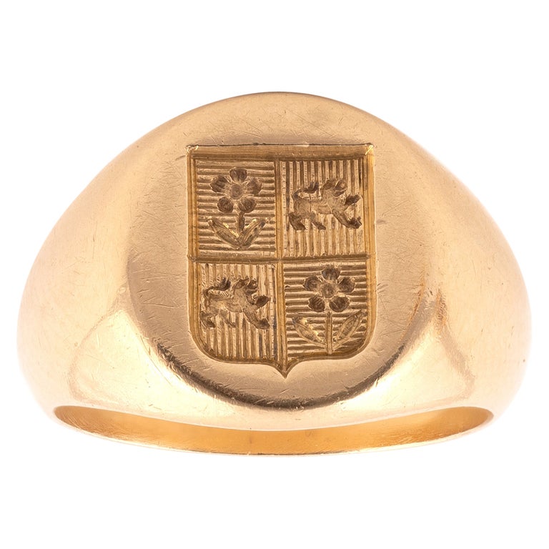 18kt Yellow Gold French Family Crest Ring at 1stDibs
