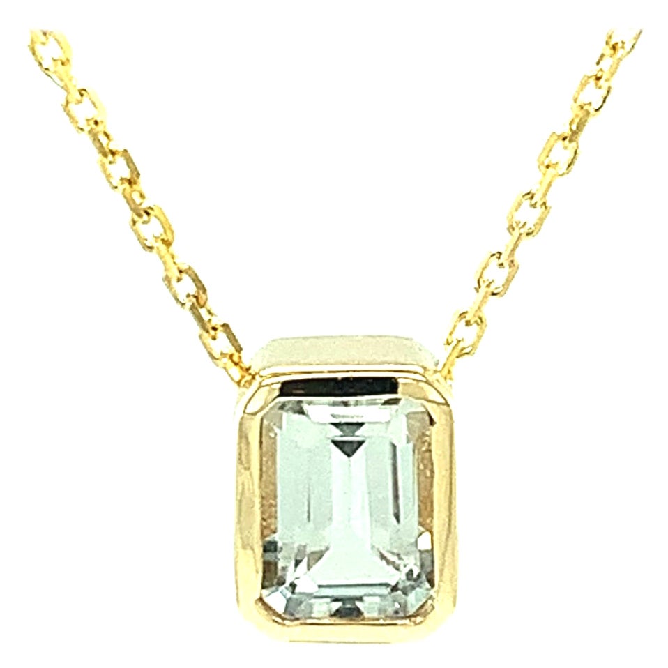 3.24 ct. Bezel Set Peridot Yellow Gold Hand Engraved Round Pendant ...