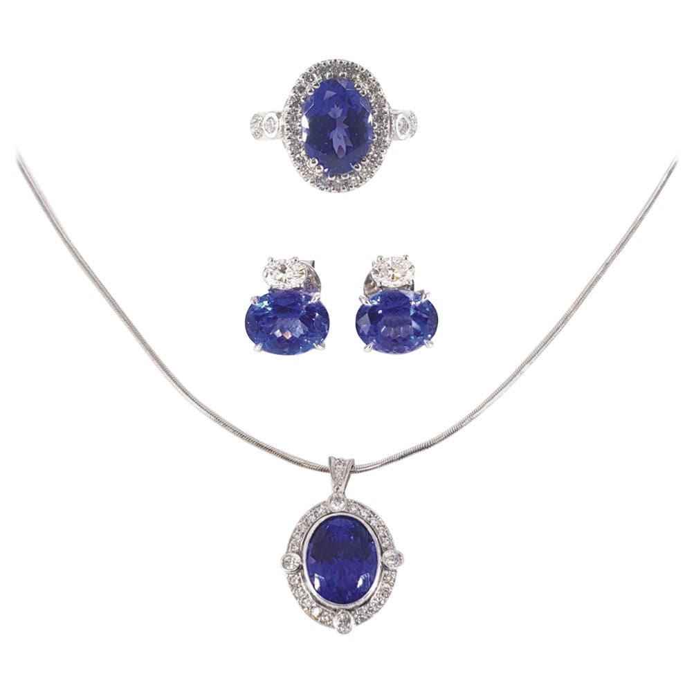 18ct White Gold Tanzanite and Diamond Necklace, Ring and Earrings Set ...