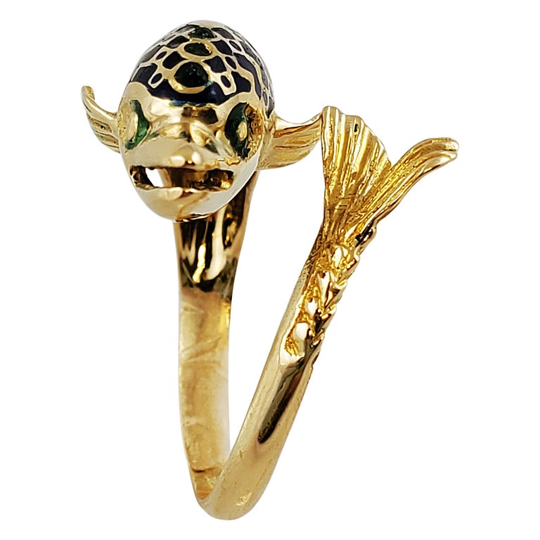 Vintage 18K Yellow Gold Enamel Fish Ring For Sale at 1stDibs