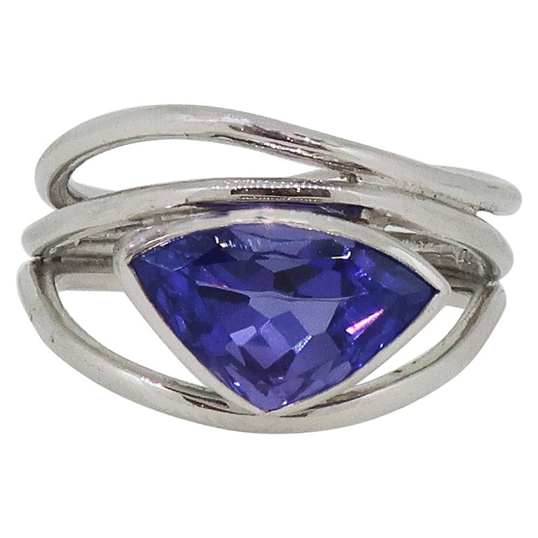 18 Karat Trillion Tanzanite Solitaire Ring White Gold For Sale at 1stDibs