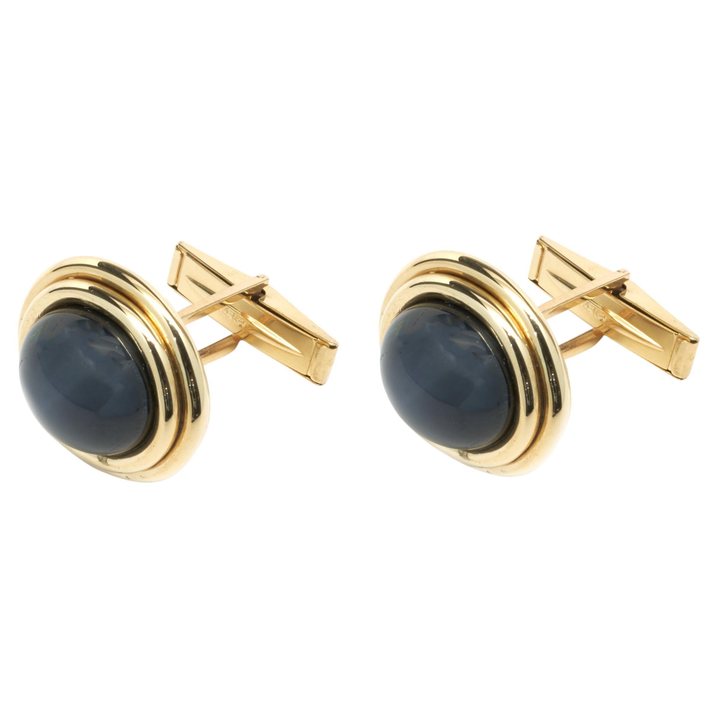3.25 Carats Blue Star Sapphire Yellow Gold Cufflinks For Sale at 1stDibs