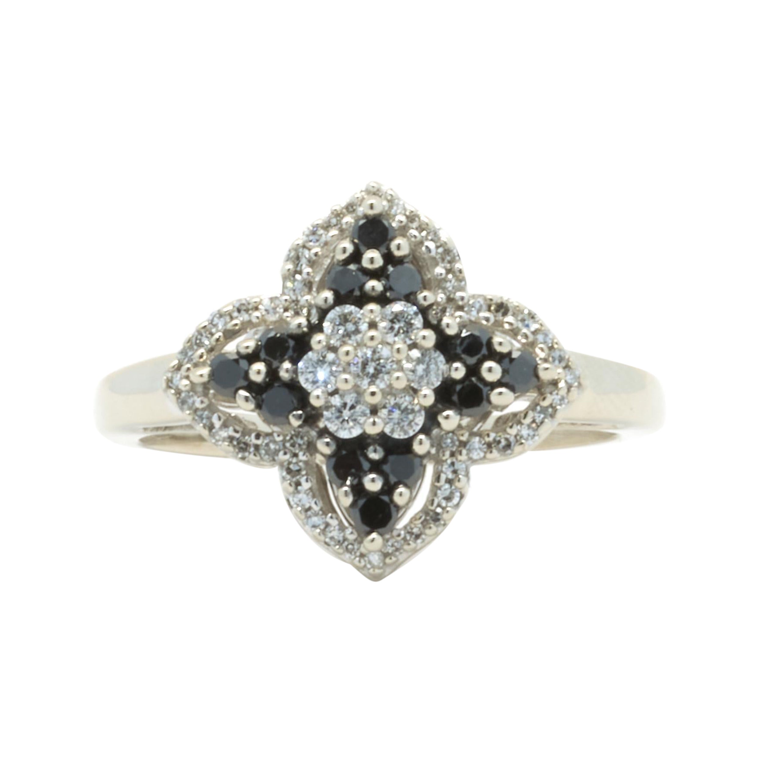14 Karat White Gold Star Ring with Sapphire and Diamond For Sale at 1stDibs