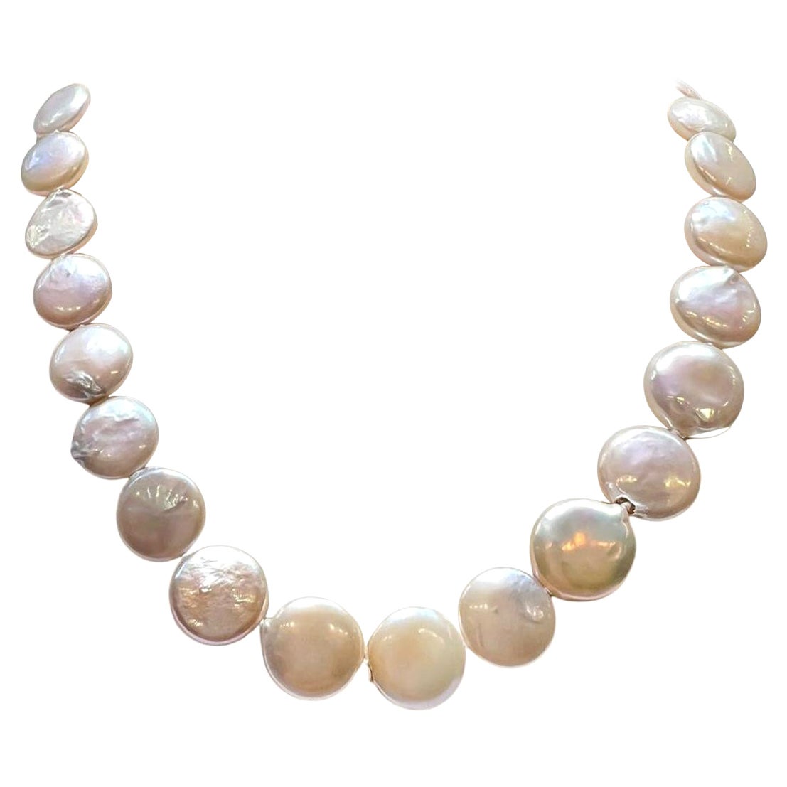 Akoya Pearls with 14k Yellow Gold Fish Hook For Sale at 1stDibs