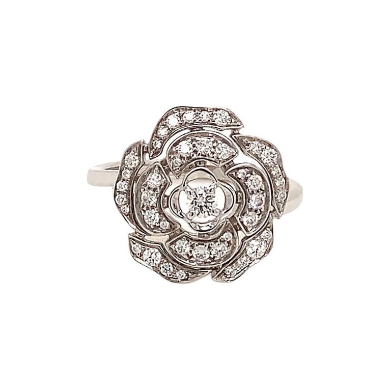 Chanel Bouton de Camélia Bague fleur en diamant or blanc 18 carats sur ...