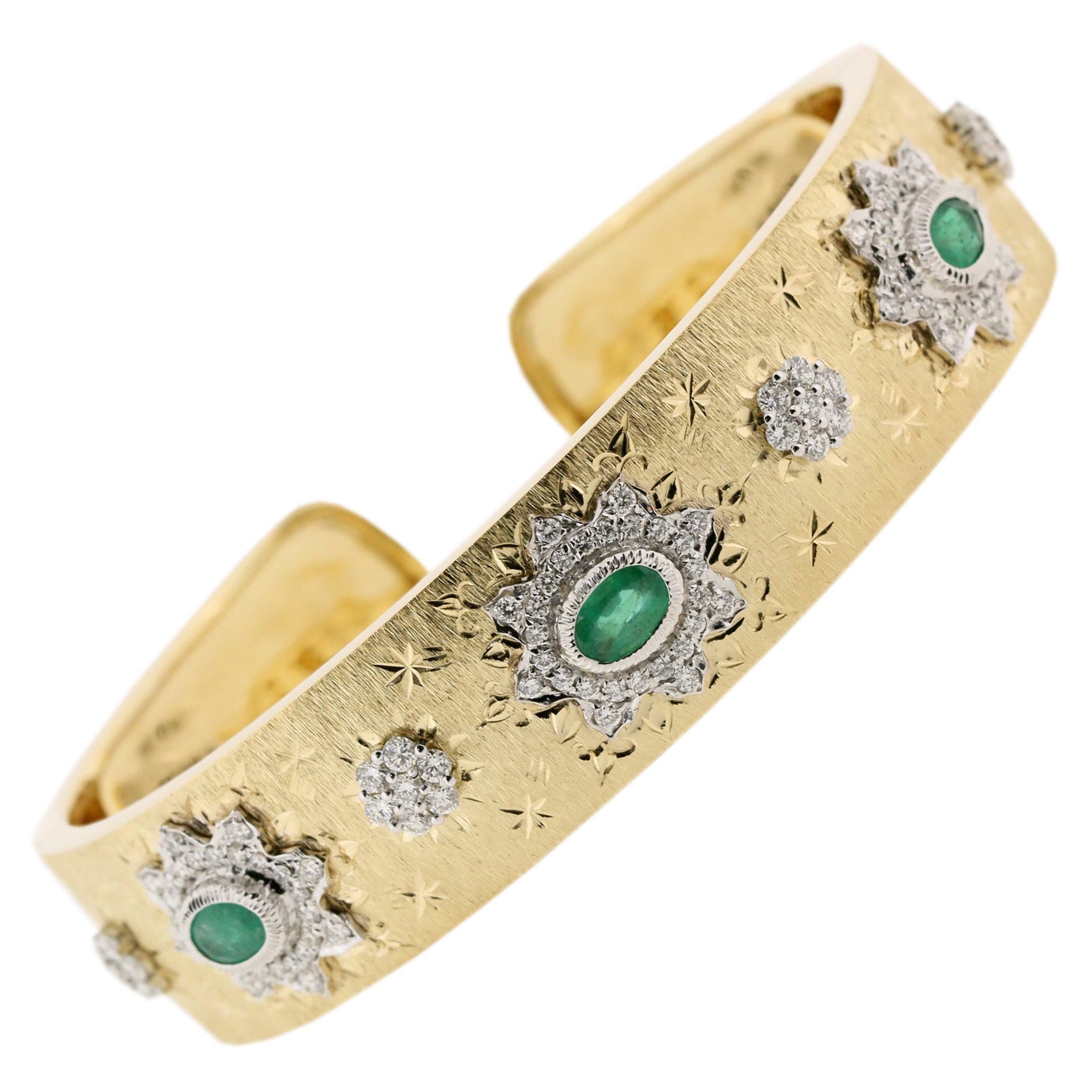 1980s Emerald Diamond 18K Gold Elegant Bangle Bracelet For Sale at ...