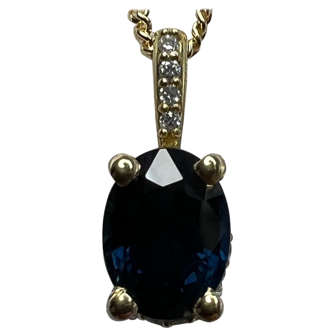 18k Yellow Gold Medium Blue Sapphire Diamond Necklace For Sale at 1stDibs