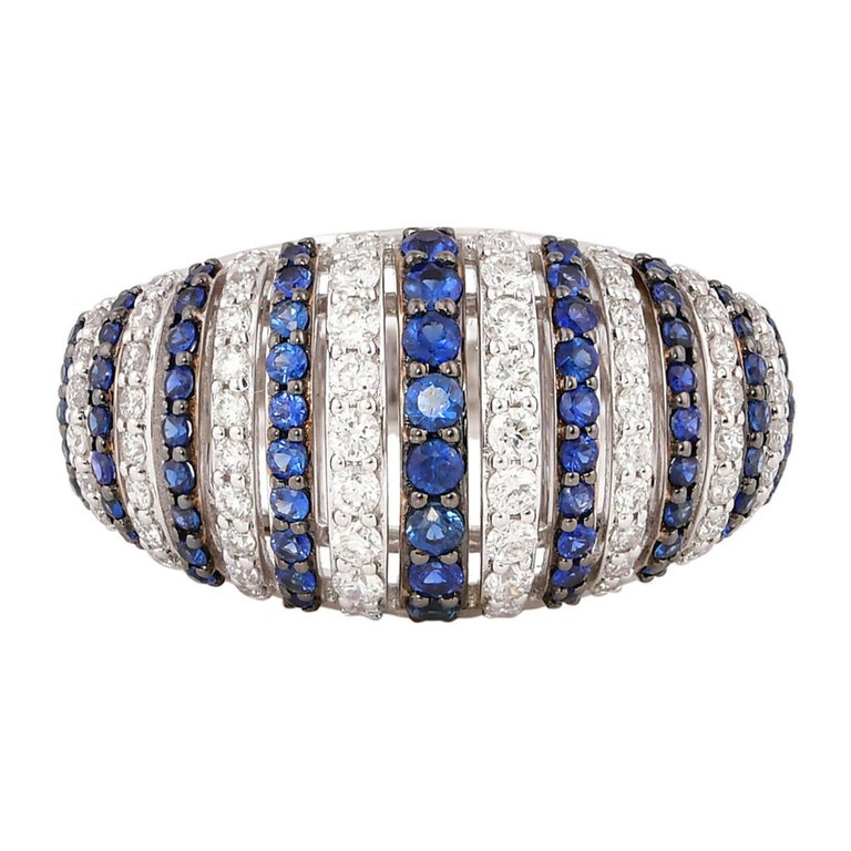 Blue Sapphire and Diamond Ring in 18 Karat White Gold For Sale at 1stDibs