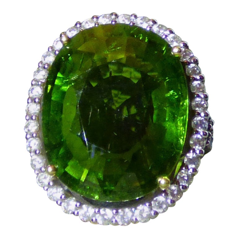 Green Tourmaline (22.96ct, ) and Diamond Ring in 18K White Gold For Sale at 1stDibs