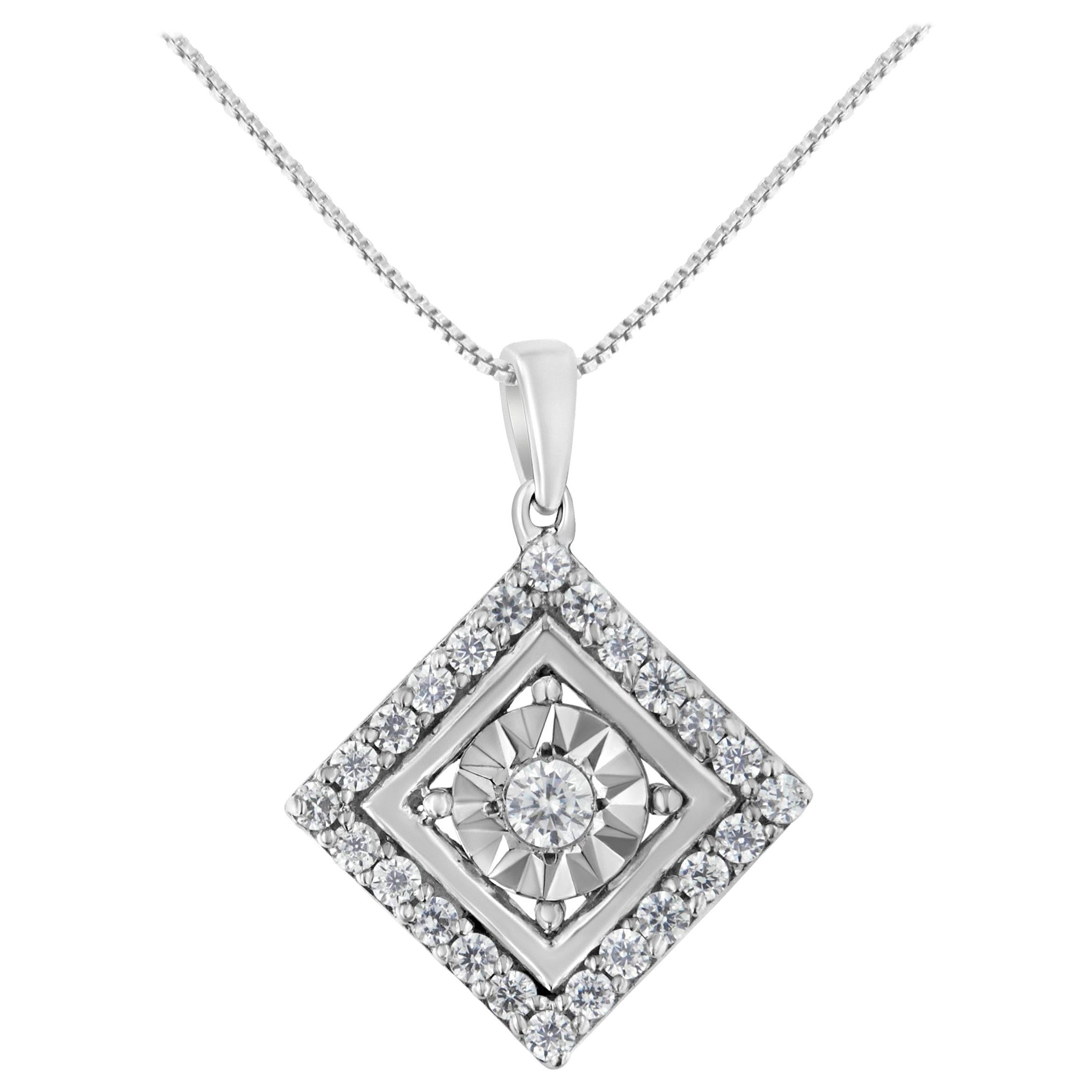Diamond Pendant Necklace Square For Sale at 1stDibs