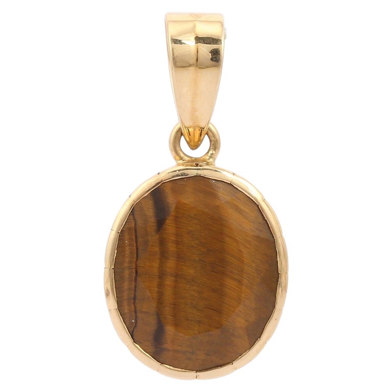 Tiger's Eye Pendant in 18K Yellow Gold For Sale at 1stDibs