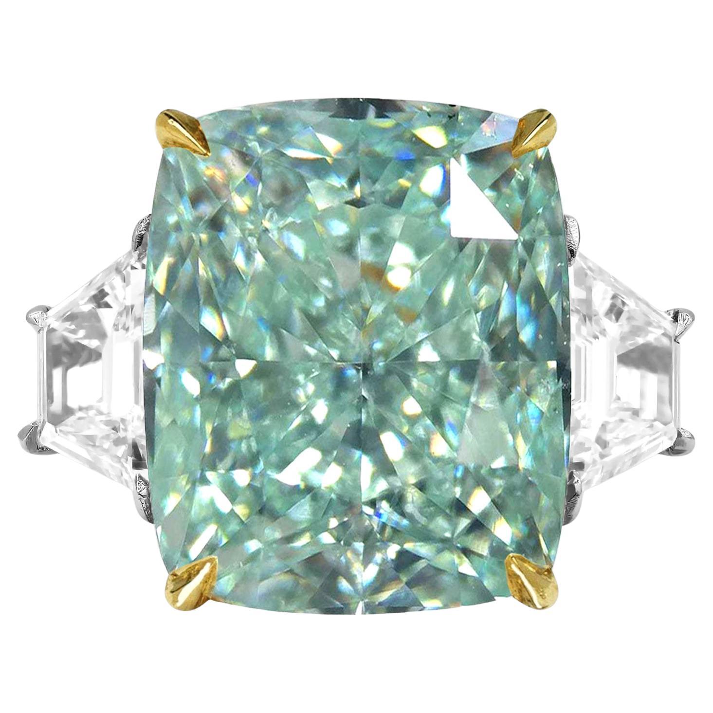 Fancy Green Diamond Ring