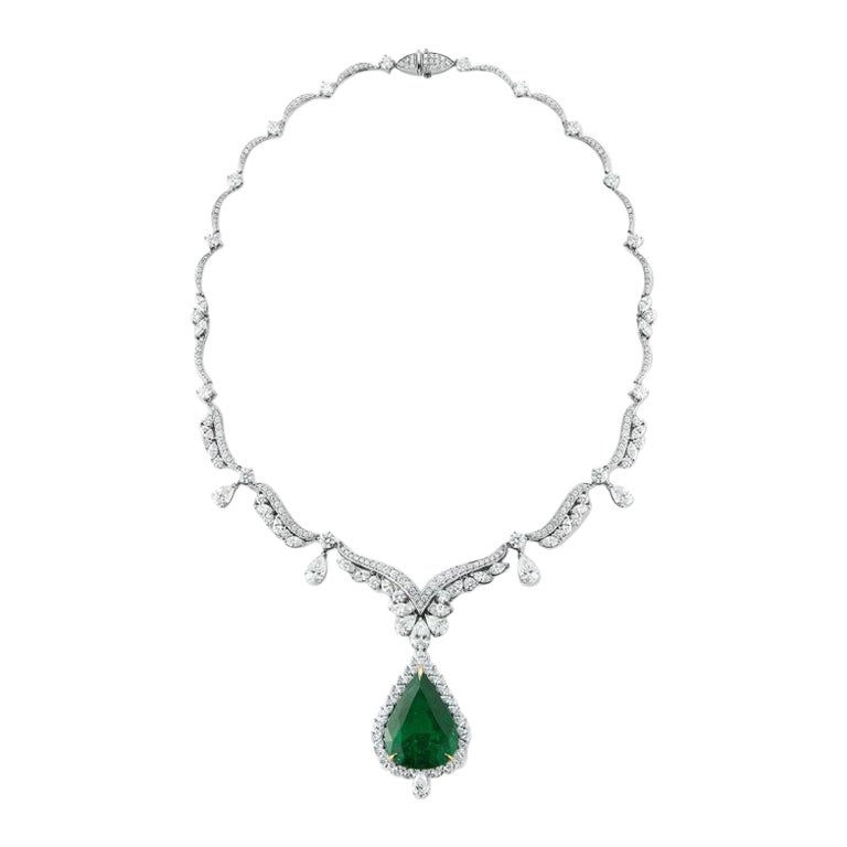The Emerald Grace Necklace For Sale at 1stDibs