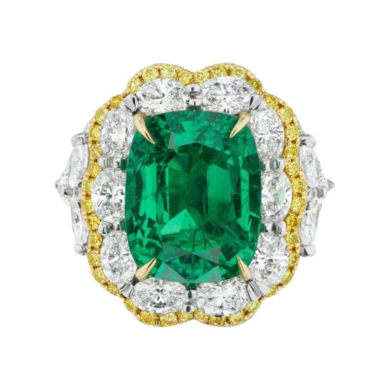 Emerald And Yellow Diamond Ring For Sale at 1stDibs
