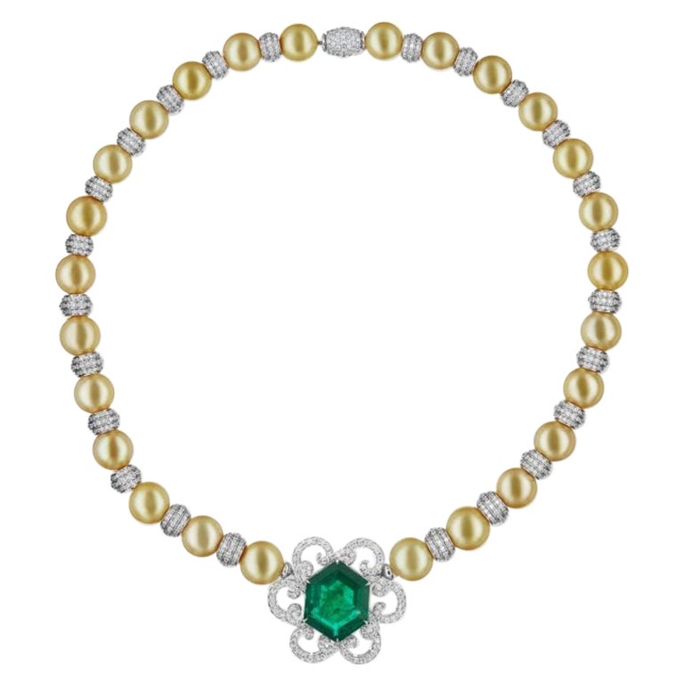 The Emerald Grace Necklace For Sale at 1stDibs