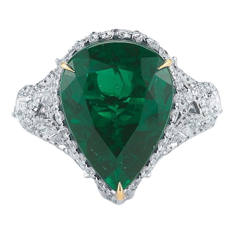 Pear Shape Diamond and Green Emerald Fashion Ring For Sale at 1stDibs
