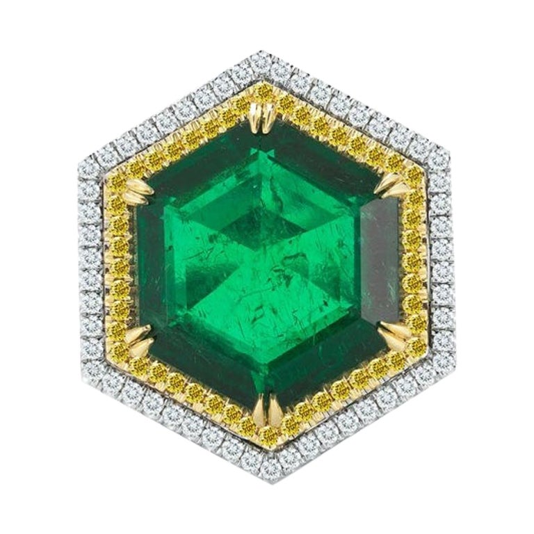 Unique Hexagonal Emerald Ring For Sale at 1stDibs