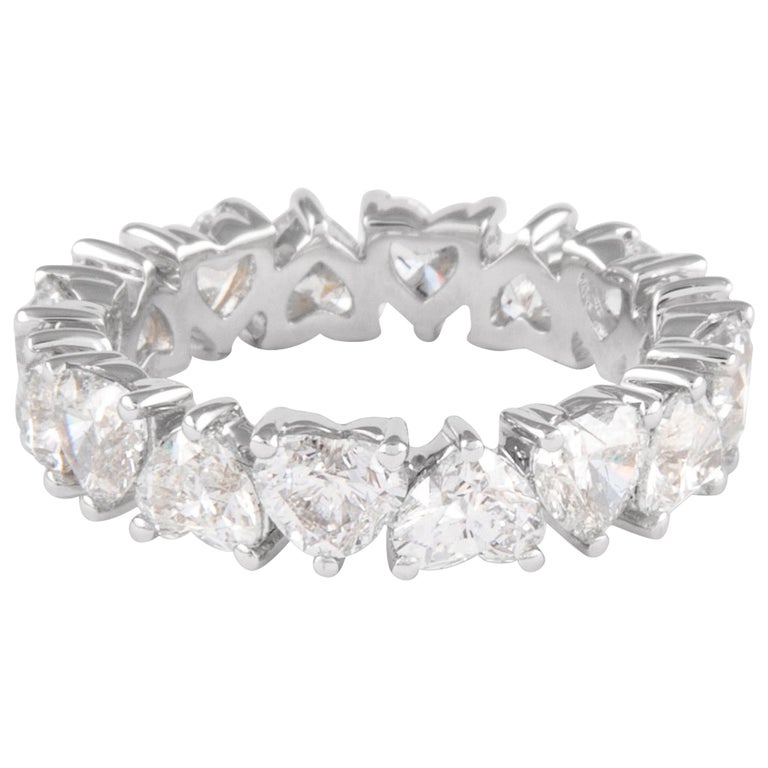 Alexander 3.92ct Heart Diamond D-F VVS2/VS1 Eternity Band 18k White Gold For Sale at 1stDibs