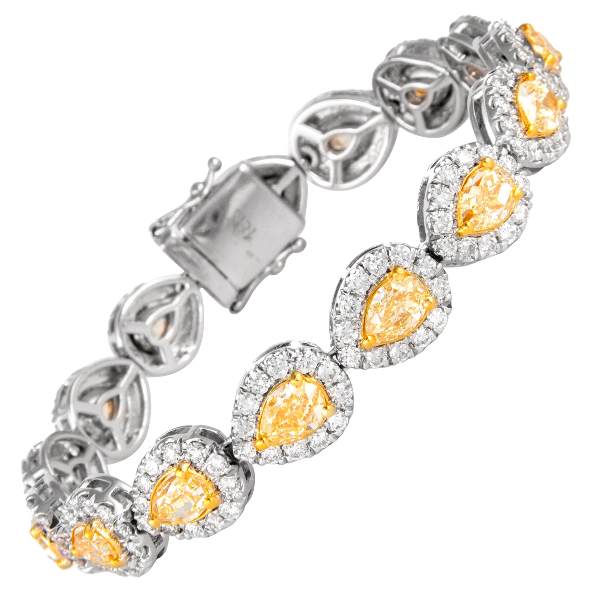 18k Two Tone 6.89ct Fancy Yellow Cushion Cut Diamond Bracelet at 1stDibs