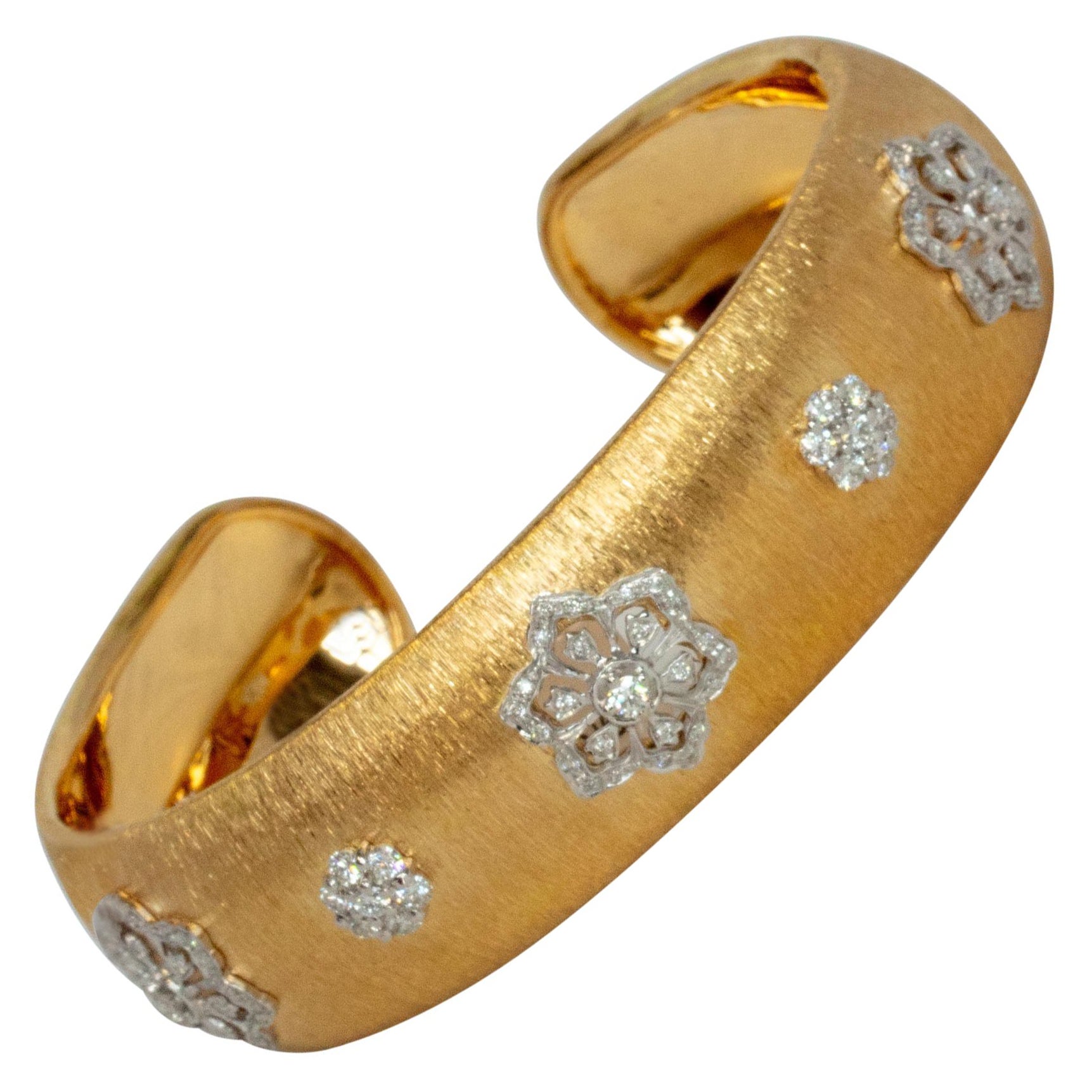 Florentine Technique 18K Gold Bracelet with Emeralds and Diamonds, One ...