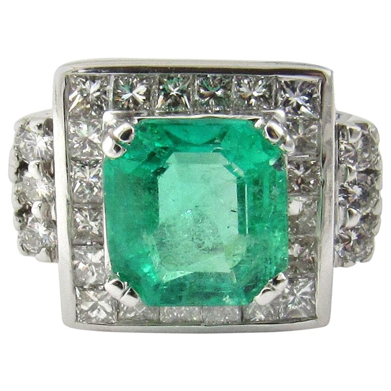 Émeraude naturelle carrée et diamants en or blanc 14 carats et 17 ...