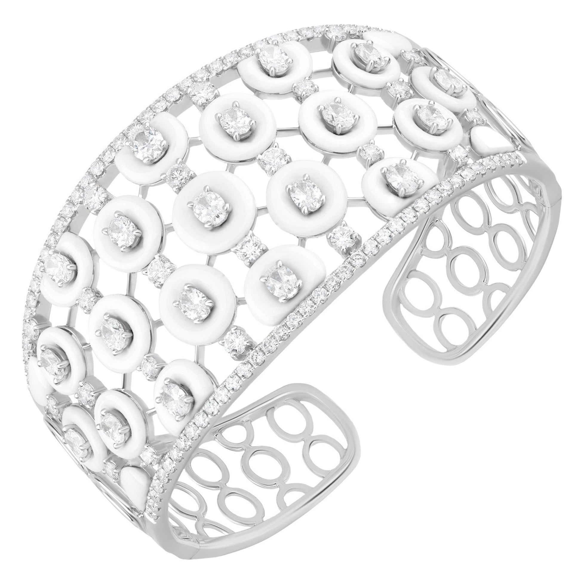 Gold and Diamond Cuff Bangle, 18 Karat Yellow Gold For Sale at 1stDibs