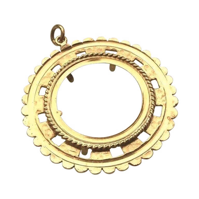 9ct Gold Patented Full Sovereign Mount For Sale at 1stDibs