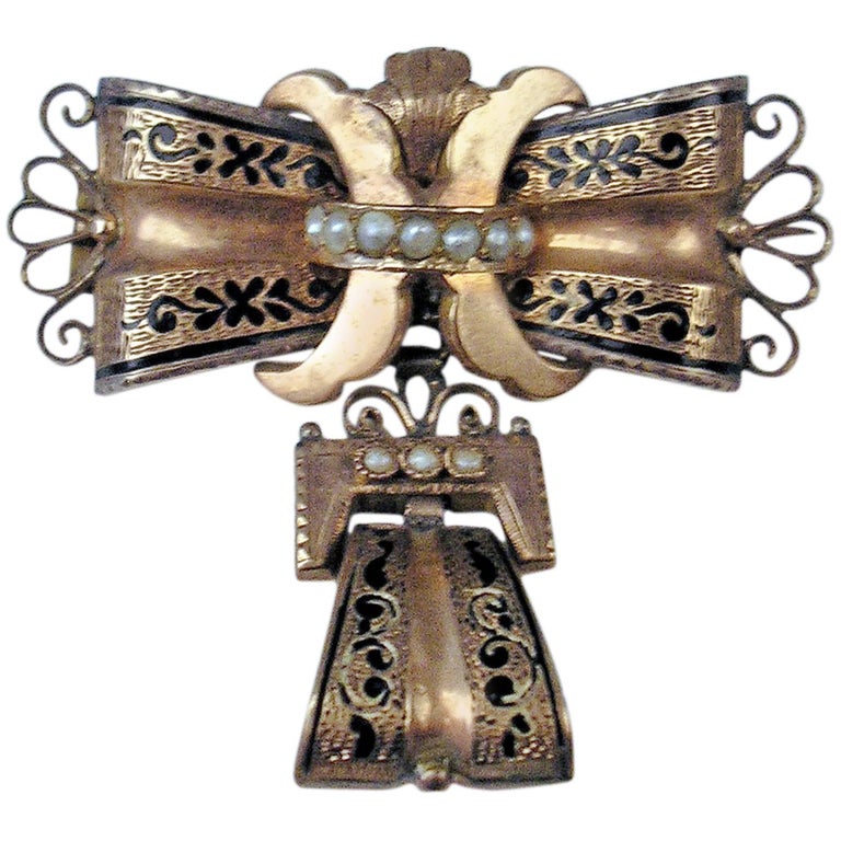 1840er Jahre Biedermeier Emaille Perle Gold Brosche Wien Österreich im ...