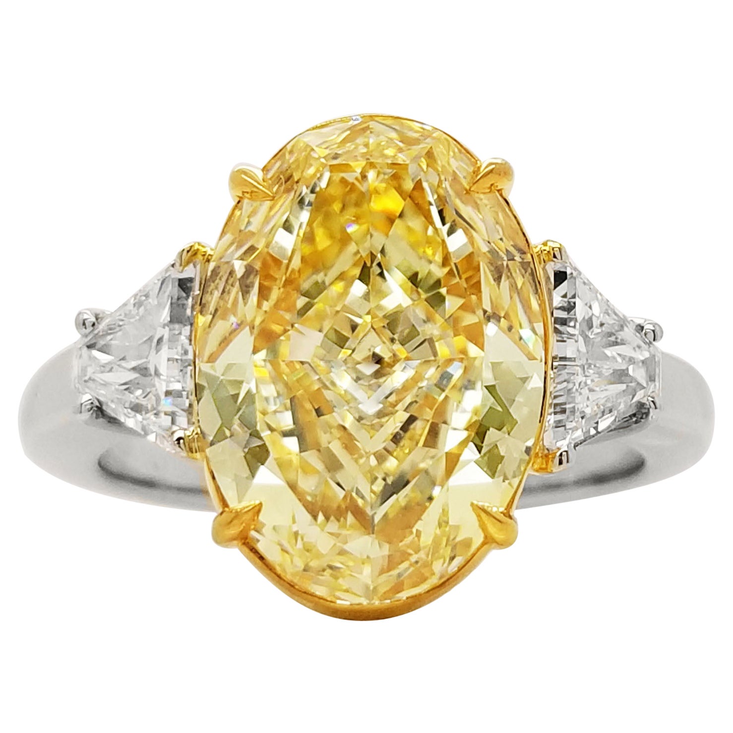 7 Carat Fancy Yellow Round Diamond Engagement Ring in Platinum For Sale ...