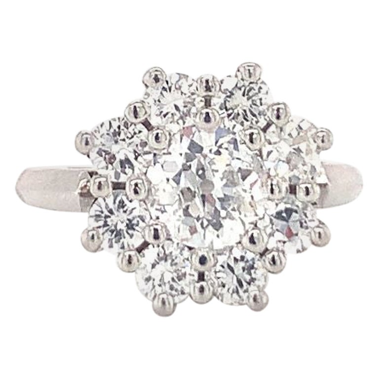 Diamond Cluster Platinum Ring For Sale at 1stDibs