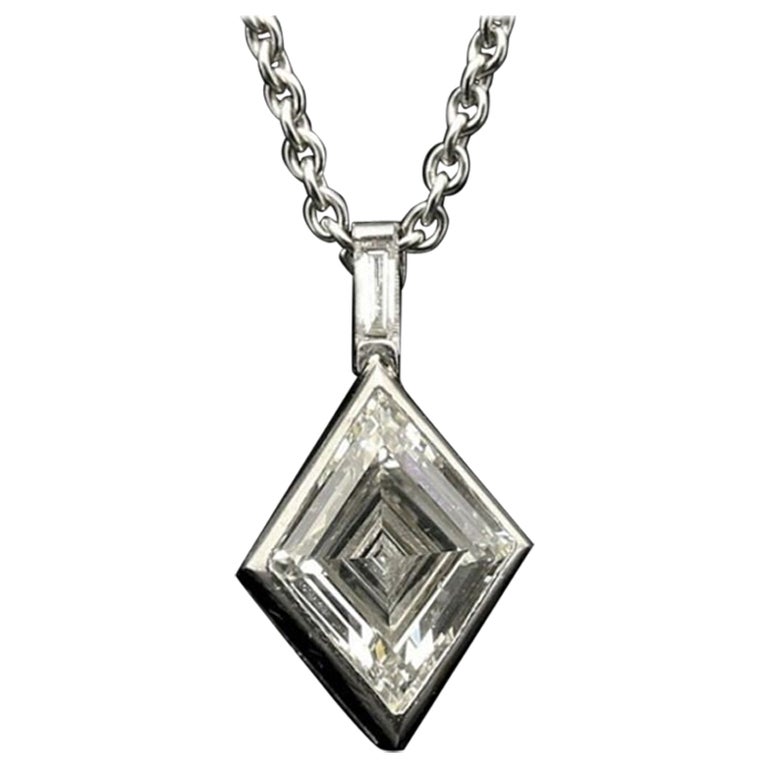 Hancocks Beautiful 0.73ct Rhomboid-Shaped Diamond Pendant Set in ...