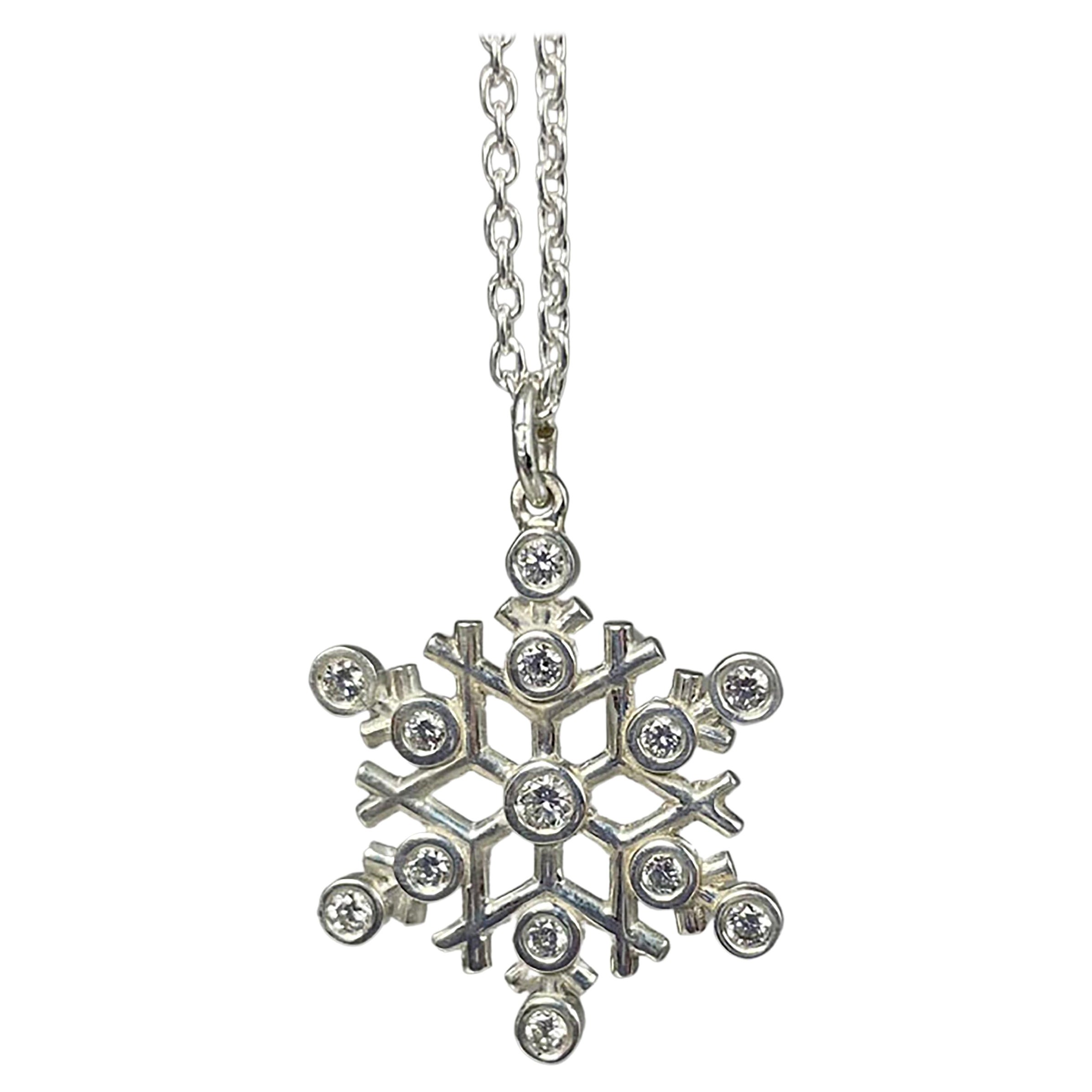 Snowflake Soirée 14k Gold Pendant with 1.72 Carats of White Diamonds ...