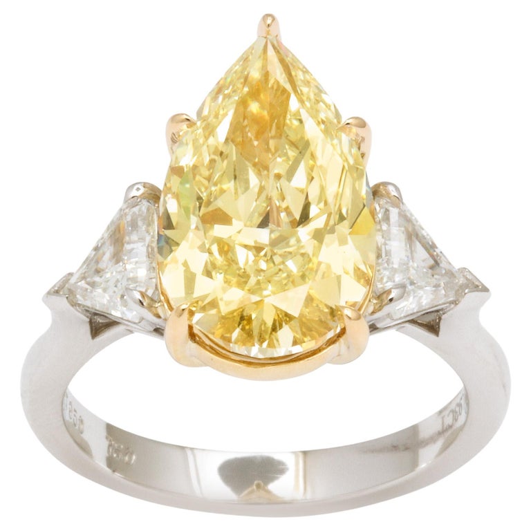 Fancy Yellow Pear Shape Yellow Diamond Ring For Sale at 1stDibs