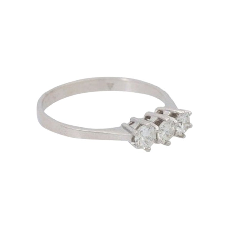 Classic Ring 9 Diamonds For Sale at 1stDibs