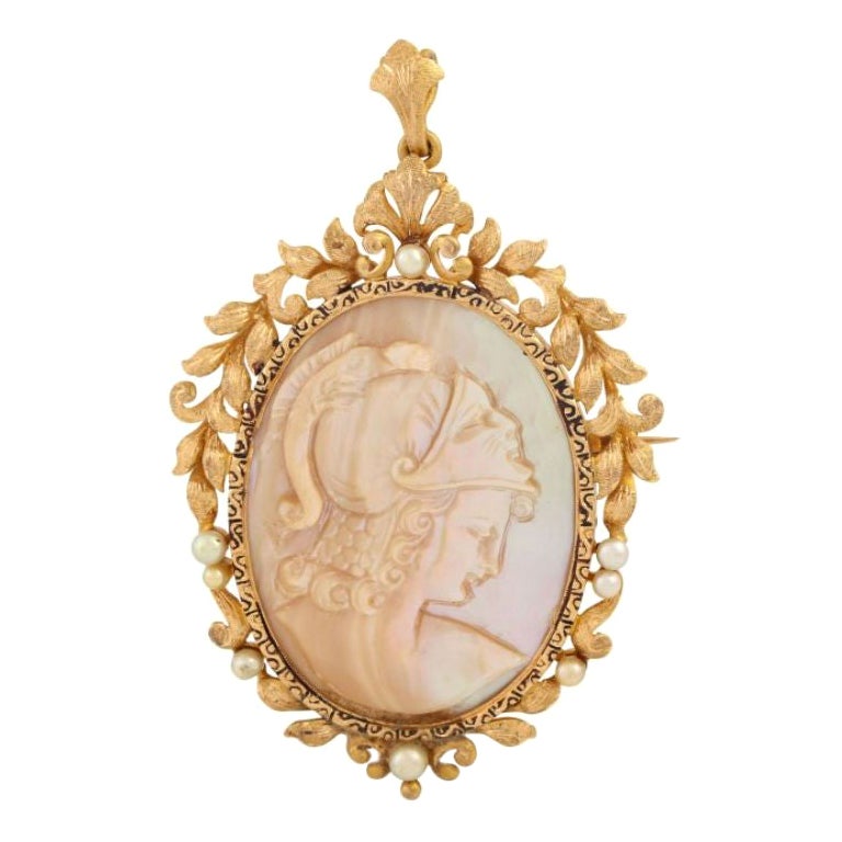Pendant with Mother-of-pearl Plate For Sale at 1stDibs