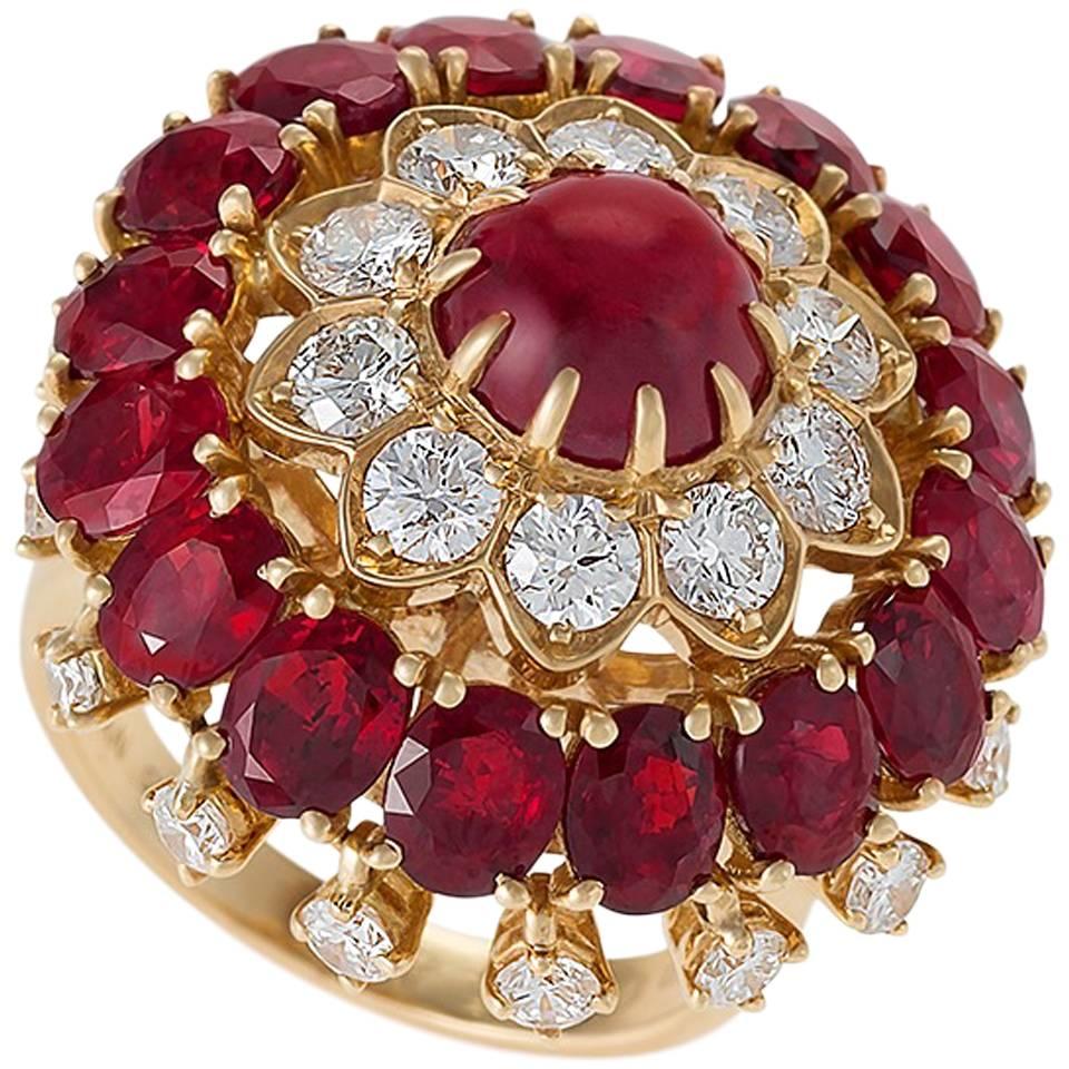 Van Cleef and Arpels Ruby Diamond Gold Ring at 1stDibs