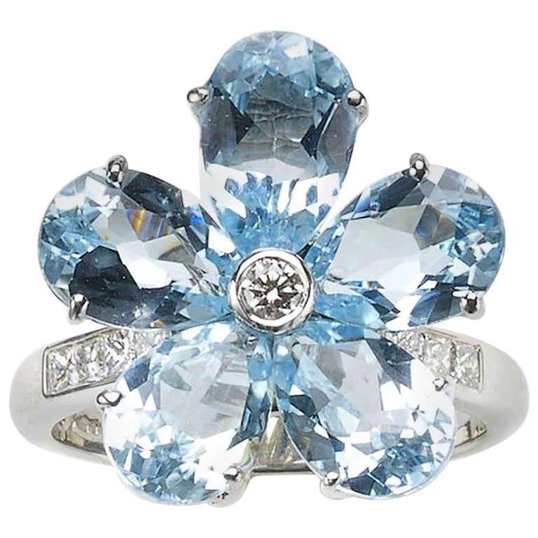 Blue Topaz and Diamond Flower Ring For Sale at 1stDibs